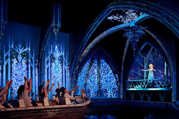 Primeiro 'World of Frozen' é inaugurado na Disney de Hong Kong