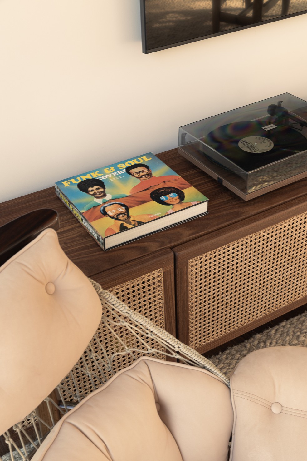 A casa perfeita para receber os amigos que amam design