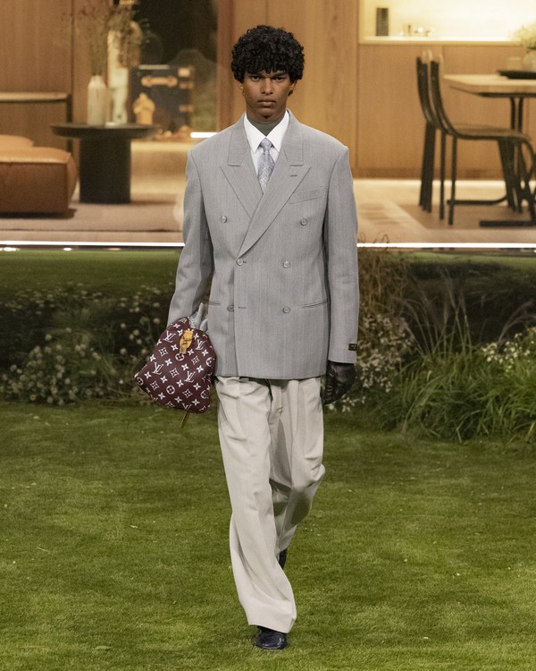 Pharrell Williams desenha casa futurista para desfile da Louis Vuitton