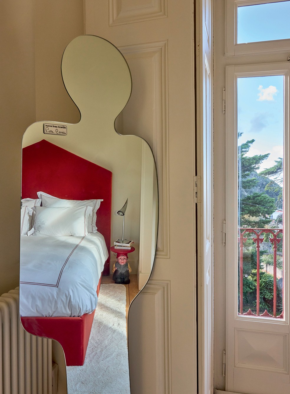 Em Portugal, casa histórica tem ar de misticismo e design moderno | Casas | Casa Vogue