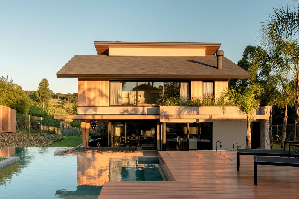 Com ícones do design, casa de 400 m² é feita para ser lugar de ...