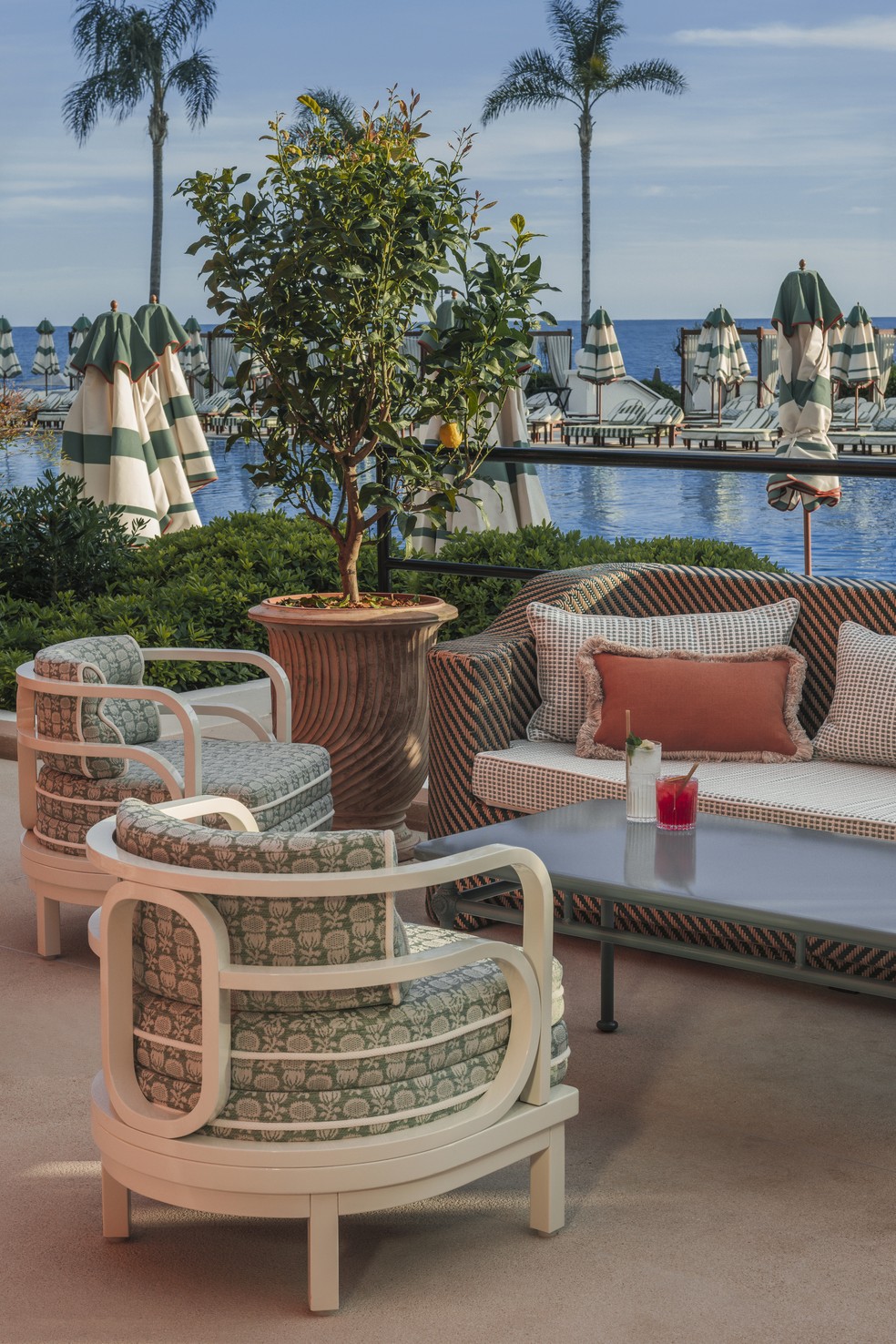 O retorno do Monte-Carlo Beach Club: uma ode sofisticada à Riviera dos ...
