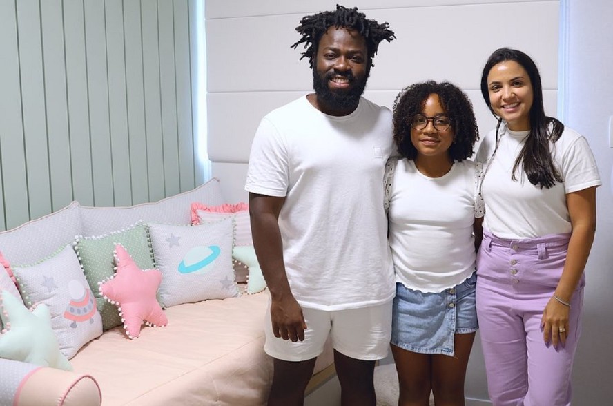 Douglas Silva mostra quartos das filhas em novo apartamento