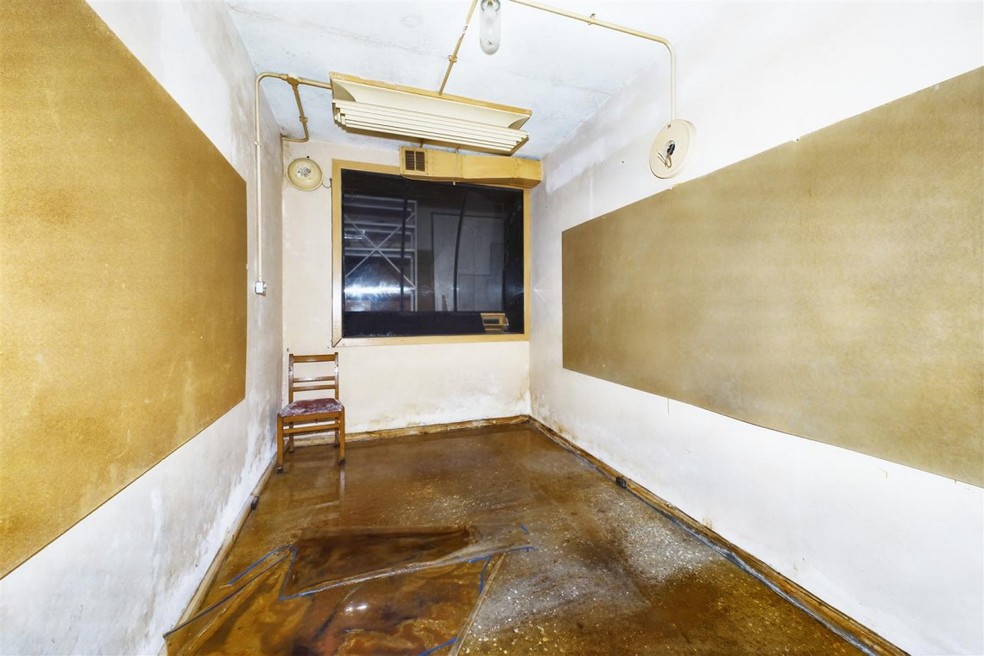 Congelado no tempo, bunker está à venda no Reino Unido por R$ 388 mil