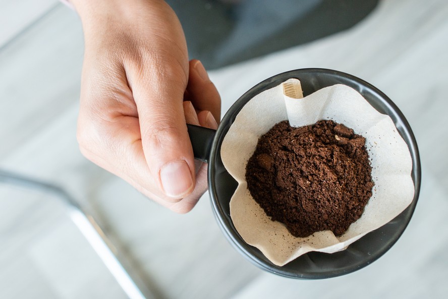 Café usado com bicarbonato: para que serve a mistura e por que testar ...