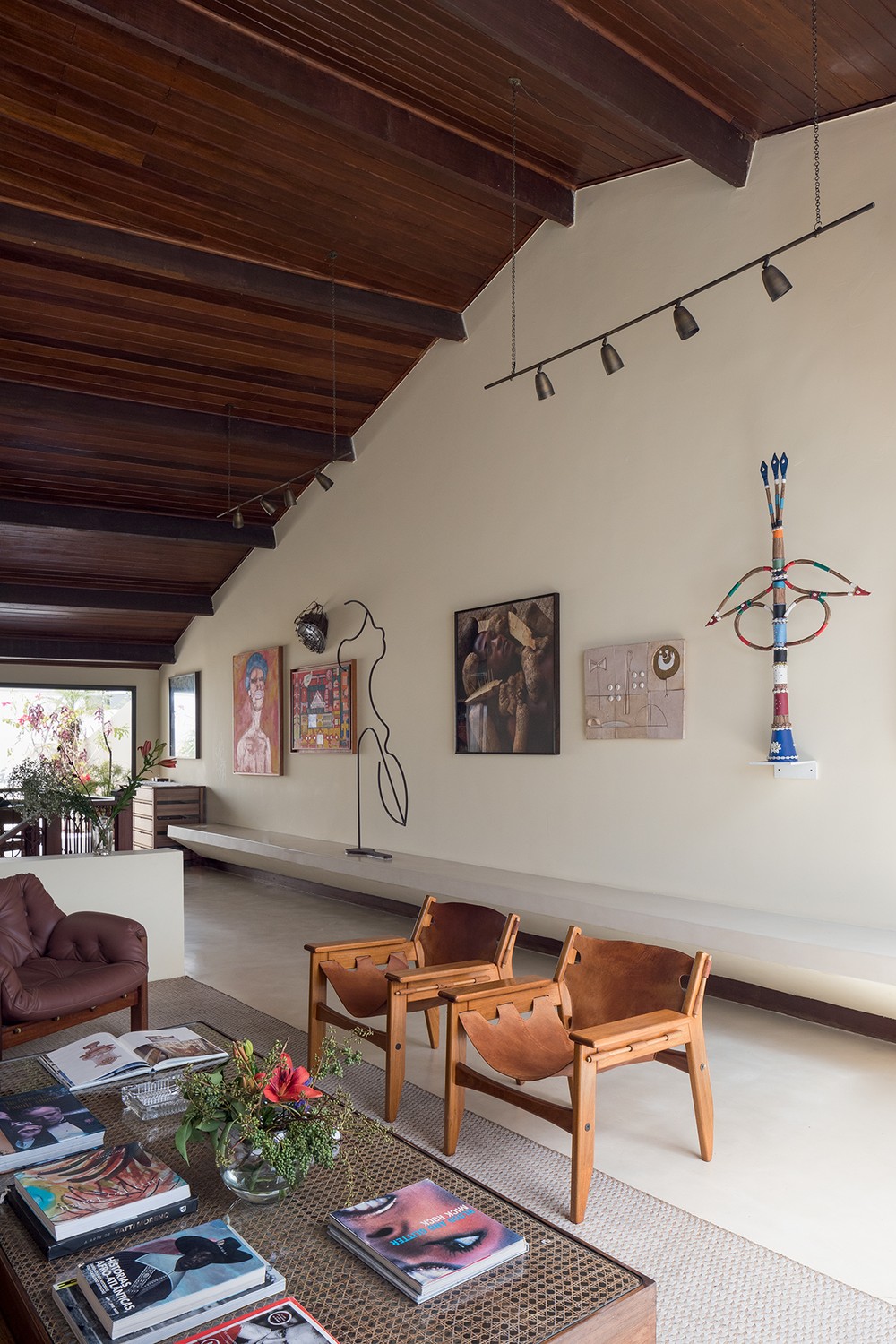 Em Salvador, casa de Pedro Tourinho tem relíquias modernistas e arte ...