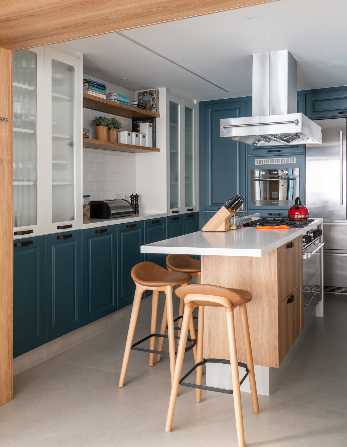 Décor do dia: cozinha com estilo clássico e armário provençal | Décor ...