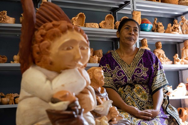 As mulheres do barro: conheça as artesãs que encantaram Anitta