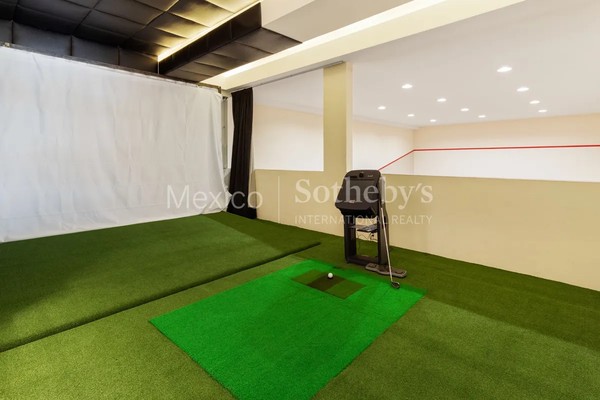 Mansão luxuosa com 16 banheiros e simulador de golfe à venda por R$ 46 milhões; veja interior ...