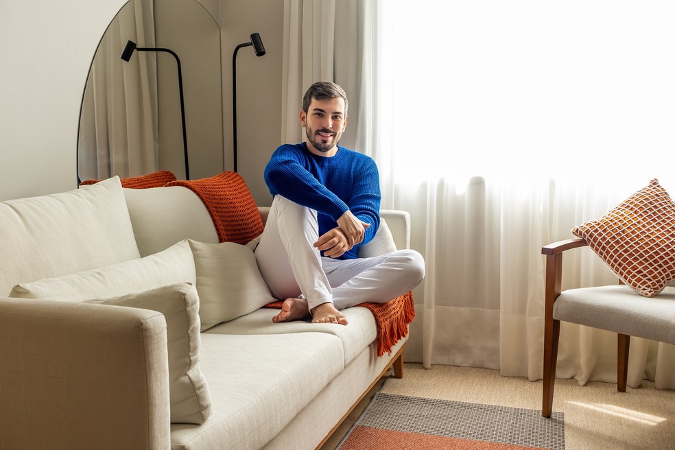 Influenciador Alan Victor mostra resultado de reforma em studio de 29m²