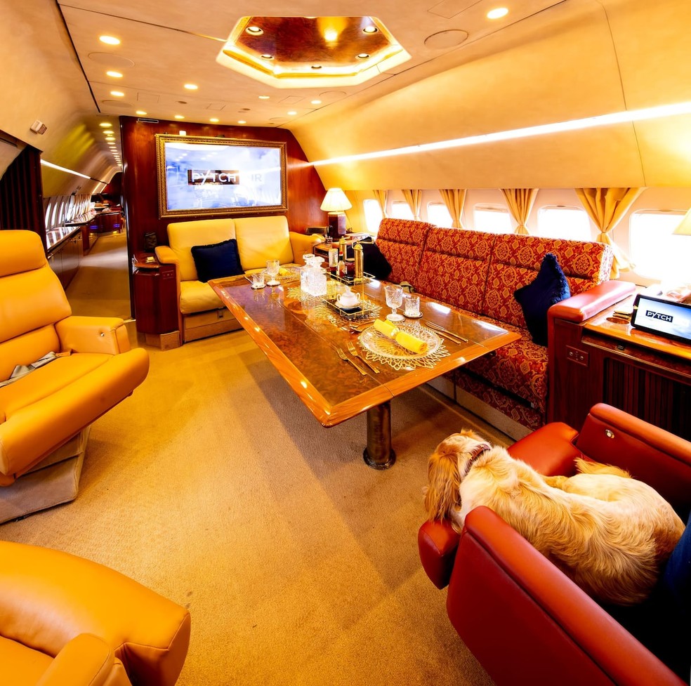 Avião famoso por ter história com Pablo Escobar vira Airbnb de luxo na ...