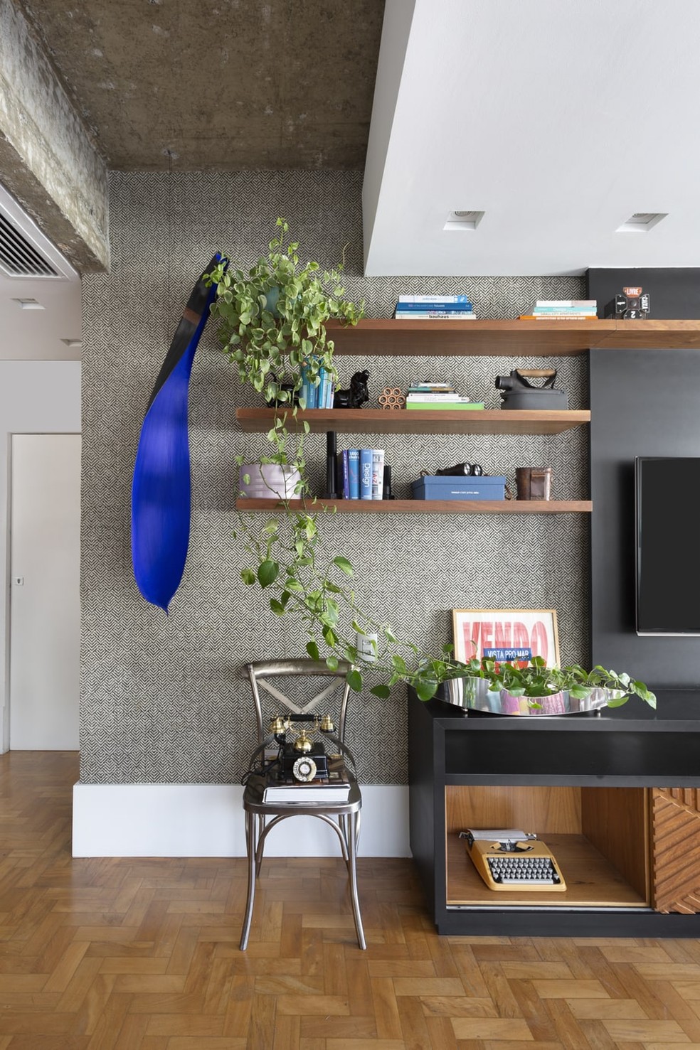 Azul royal: 15 ideias para incluir a cor elegante na sua decoração