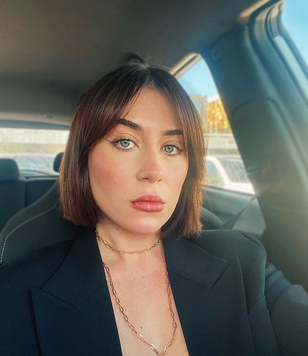 Influenciadora tem elevador para levar carro para sala e nem passar por ...