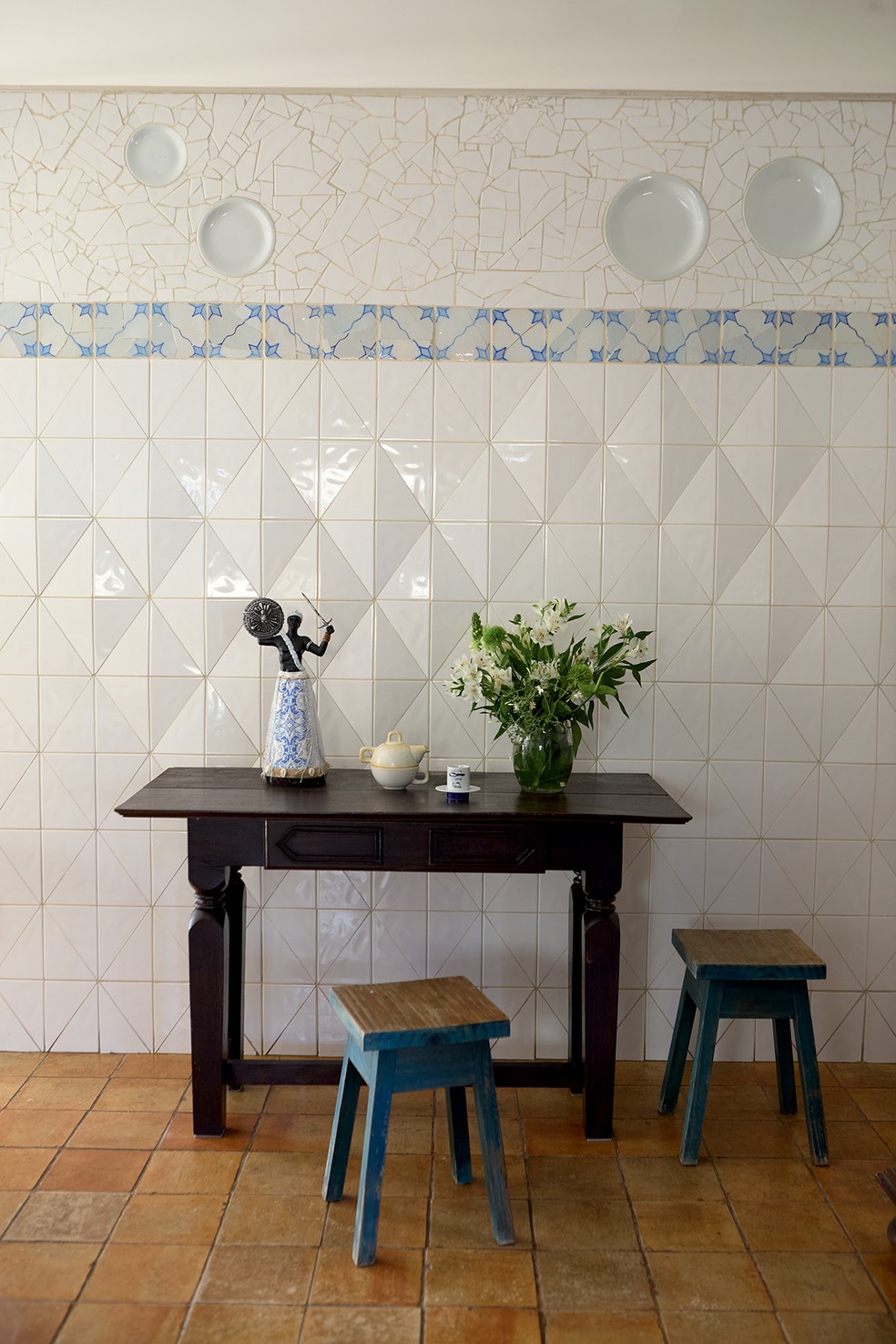 Daniela Mercury e Malu Verçosa abrem casa em Salvador; assista ao tour