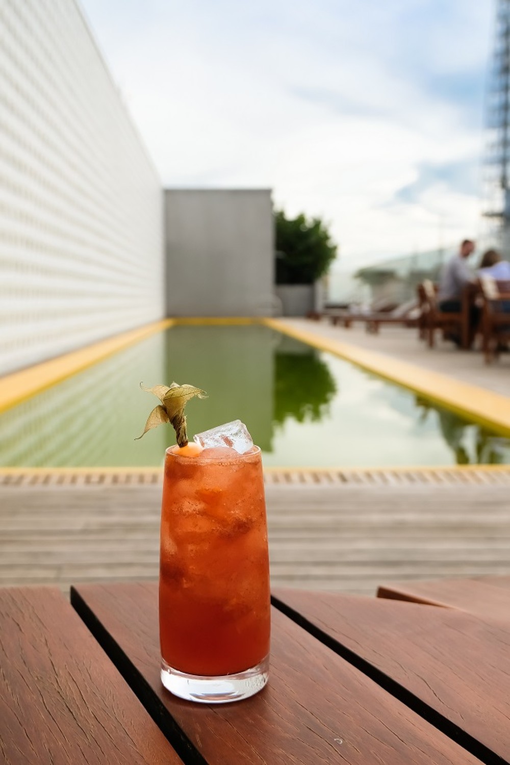 12 drinks refrescantes para curtir no calor