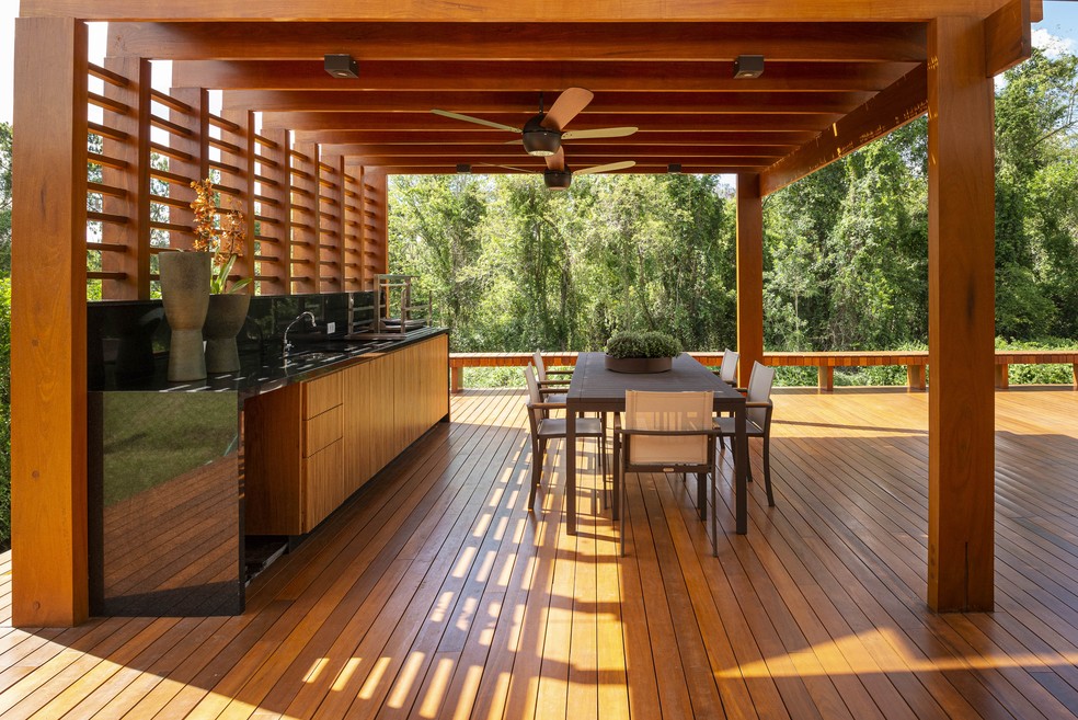 Pergolado de madeira: como fazer e ideias incríveis para decorar o seu ...