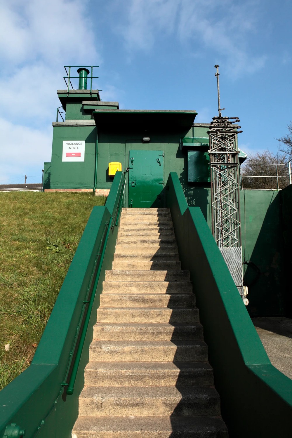 Indestrutíveis: os 9 bunkers mais impressionantes do mundo | Edifícios ...