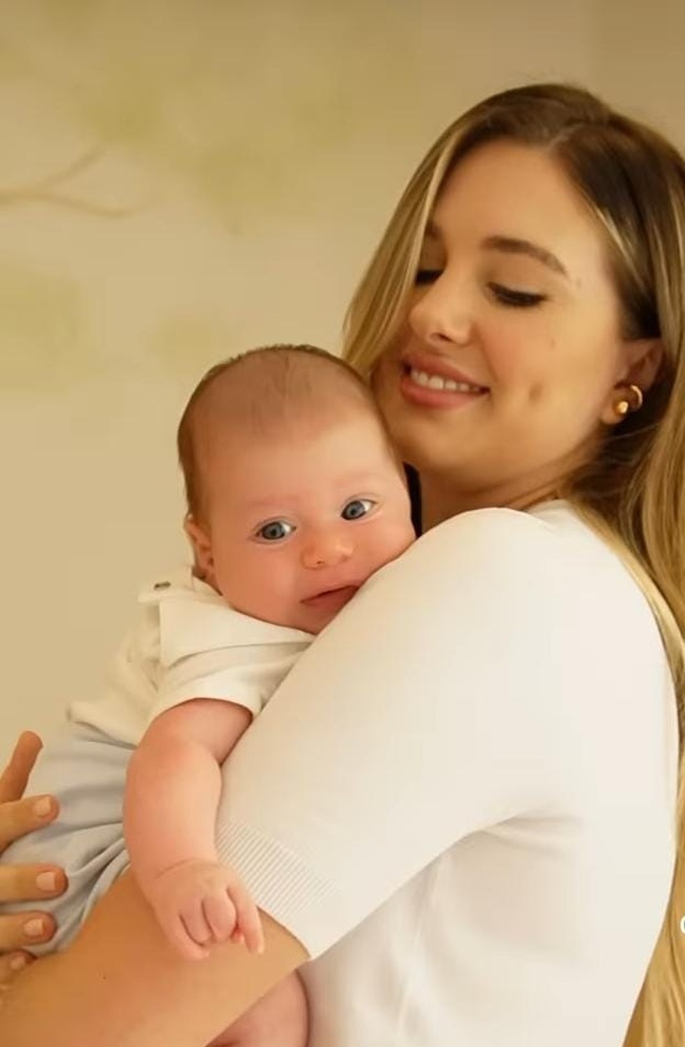 Miss Brasil Marthina Brandt apresenta quarto do primeiro filho