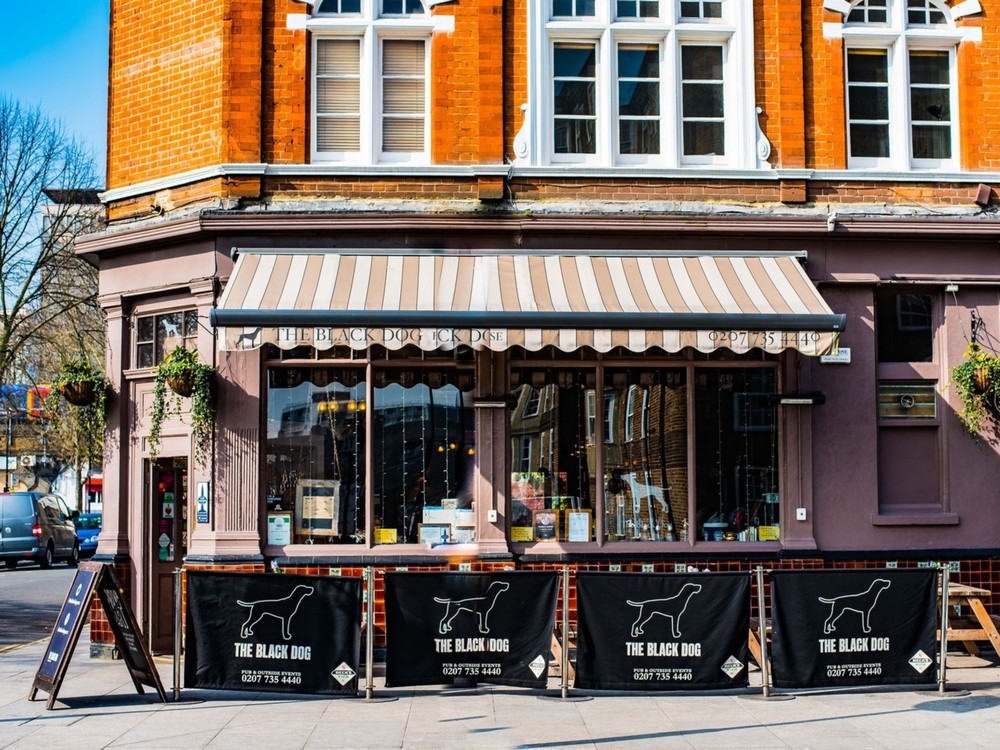 Taylor Swift cita pub de Londres em novo álbum e bar vira ponto ...