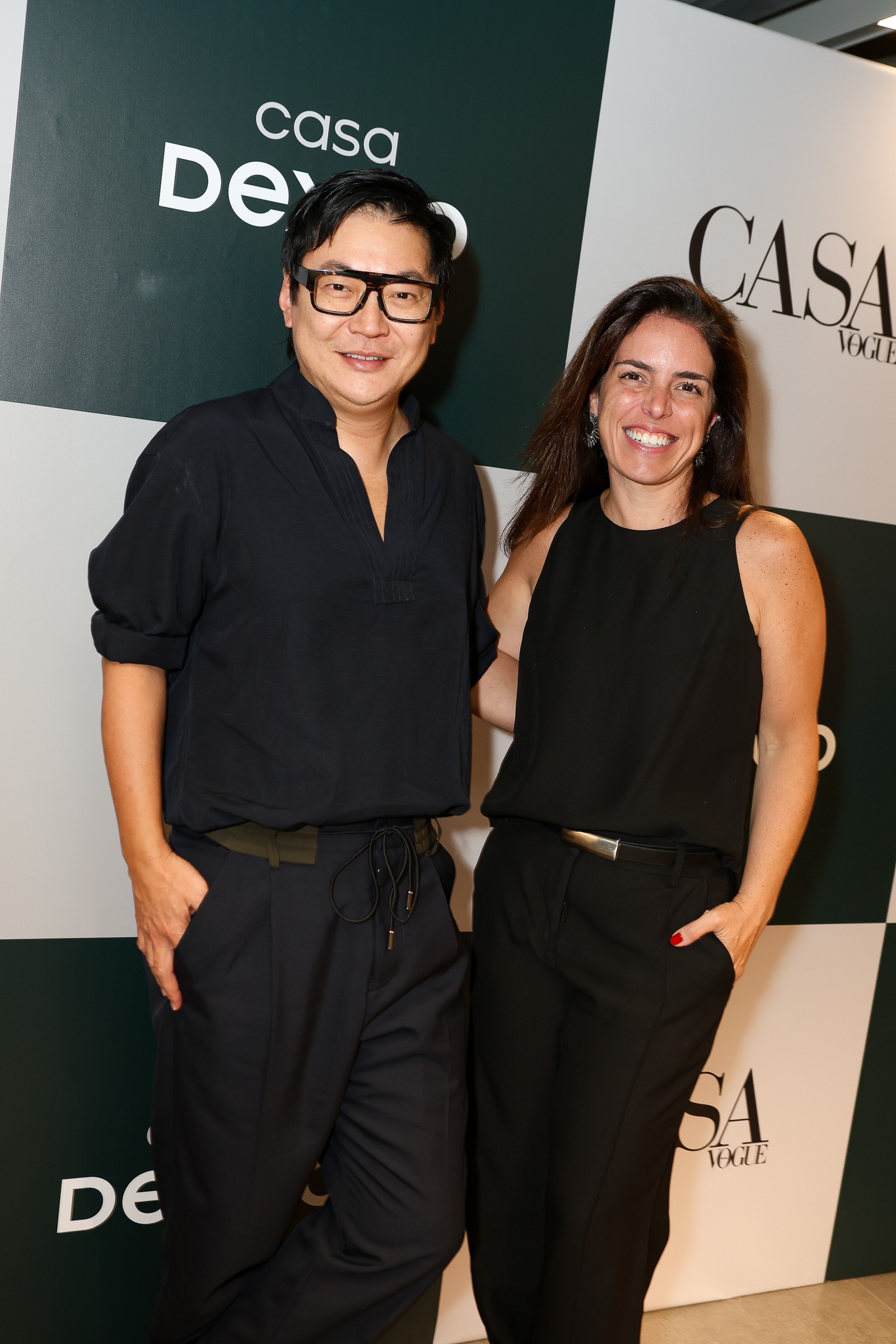 Coquetel reúne elenco do Casa Vogue 50 em celebração especial
