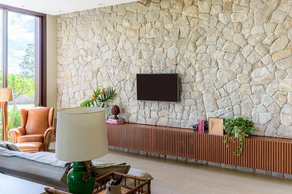 Pedra moledo original: revestimento traz toque aconchegante da natureza ...