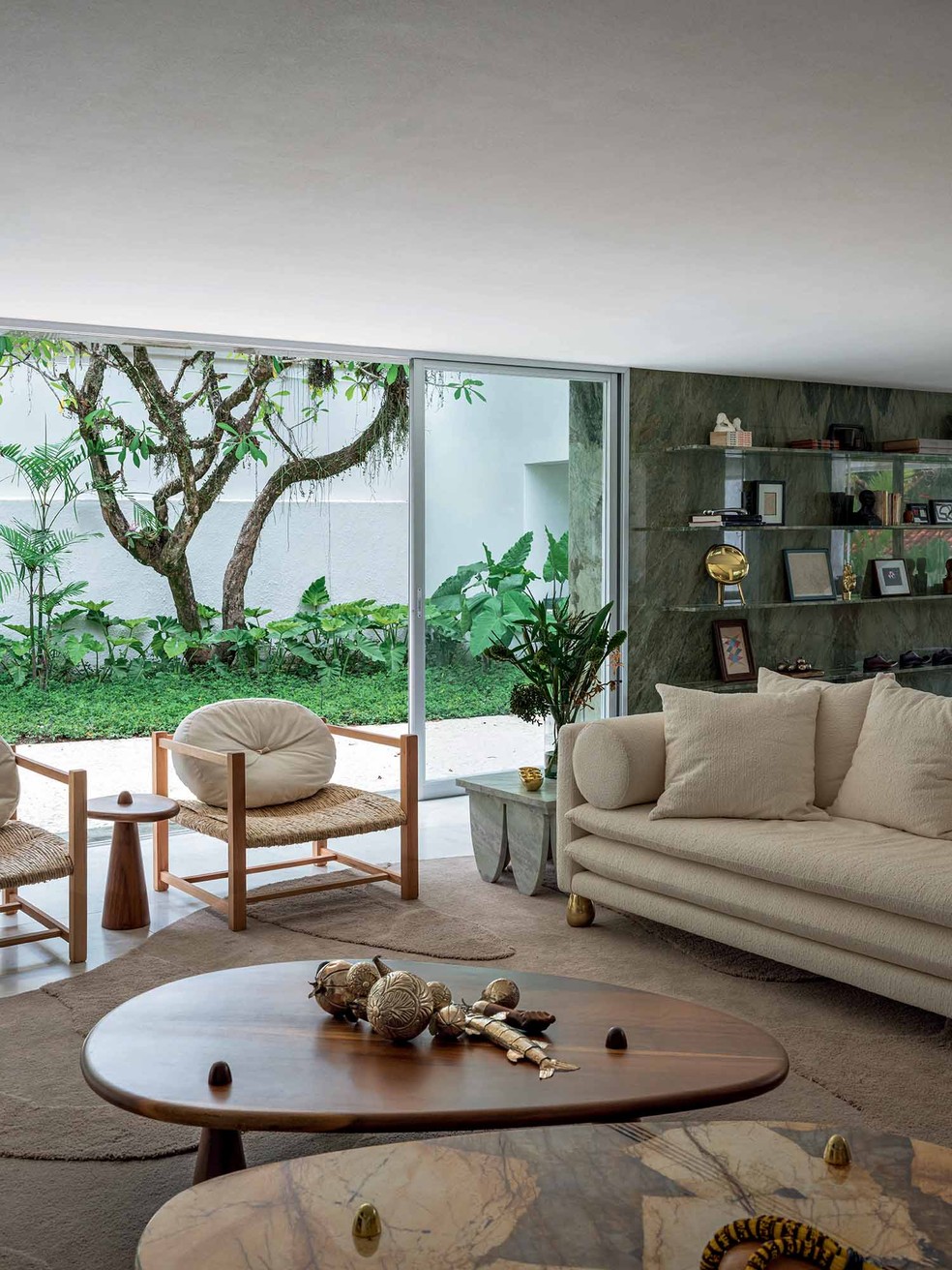 João Vicente de Castro abre casa de 500 m² no Rio de Janeiro; assista ...