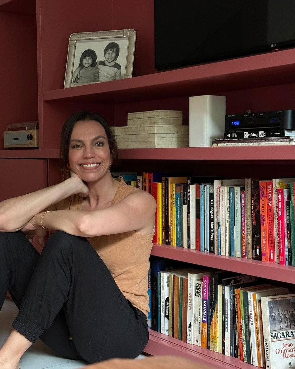Jornalista Ana Paula Araújo mostra ambientes de sua casa no Rio