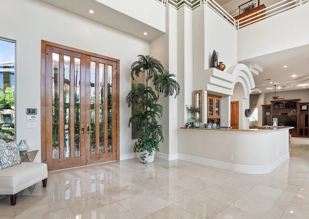 Astro da NFL compra mansão estilo resort por R$ 28 milhões | Casas de ...