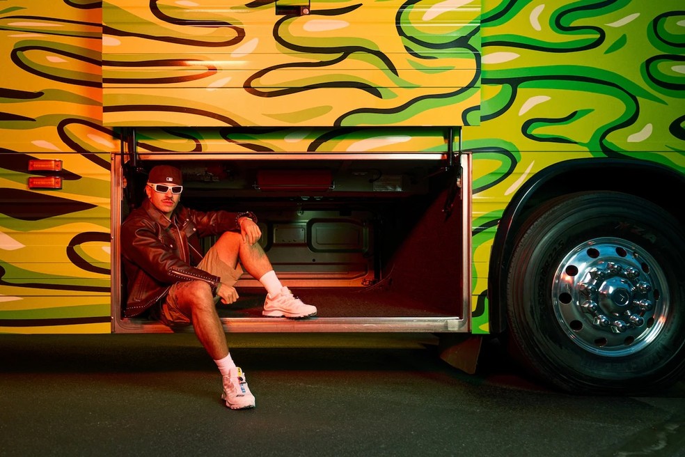 Cantor colombiano Feid apresenta acomodações fascinantes de seu ...