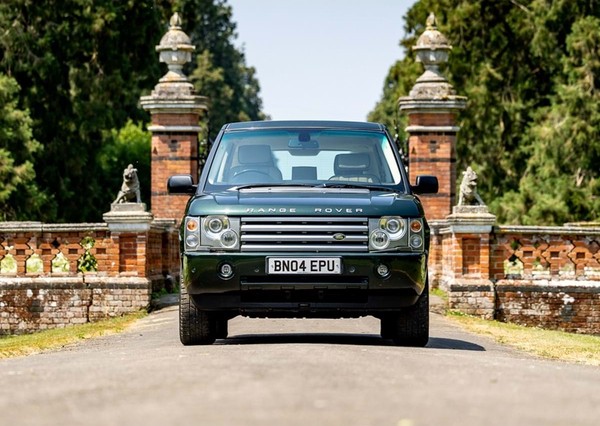 Range Rover de Elizabeth II é vendido por valor recorde em leilão