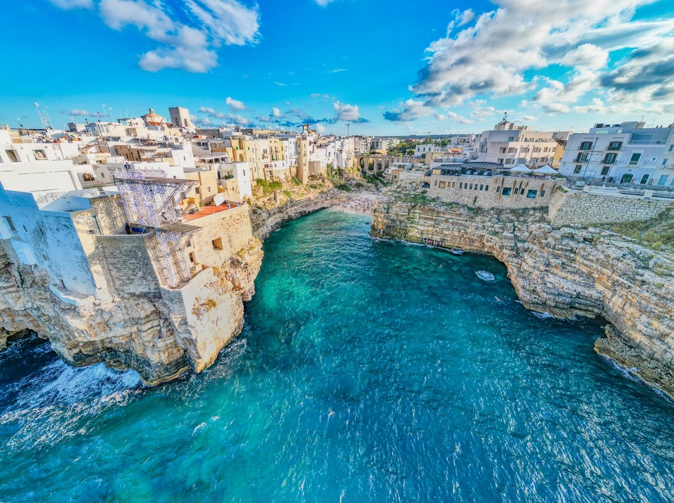 Polignano a Mare: conheça a cidade eleita a mais acolhedora do mundo
