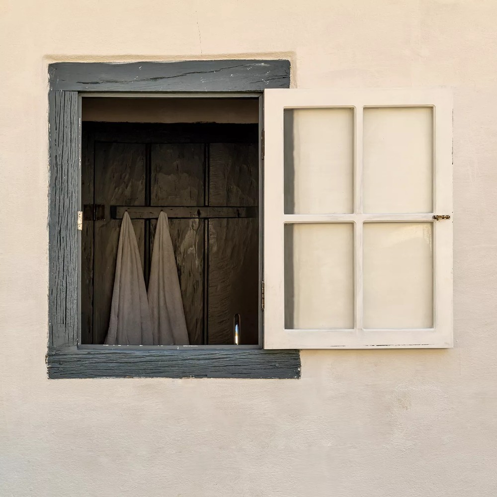 Parede caiada: como fazer a pintura barata que garante resultados incríveis