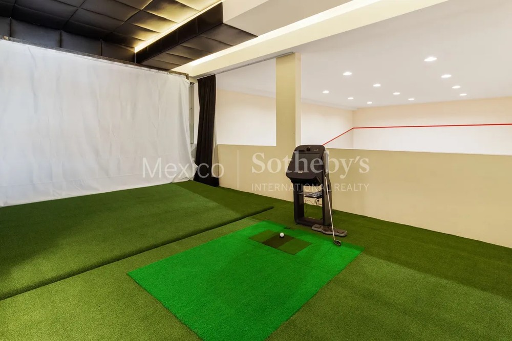 Mansão luxuosa com 16 banheiros e simulador de golfe à venda por R$ 46 milhões; veja interior ...