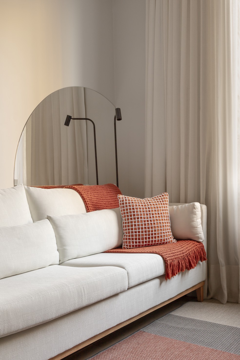 Influenciador Alan Victor mostra resultado de reforma em studio de 29m²