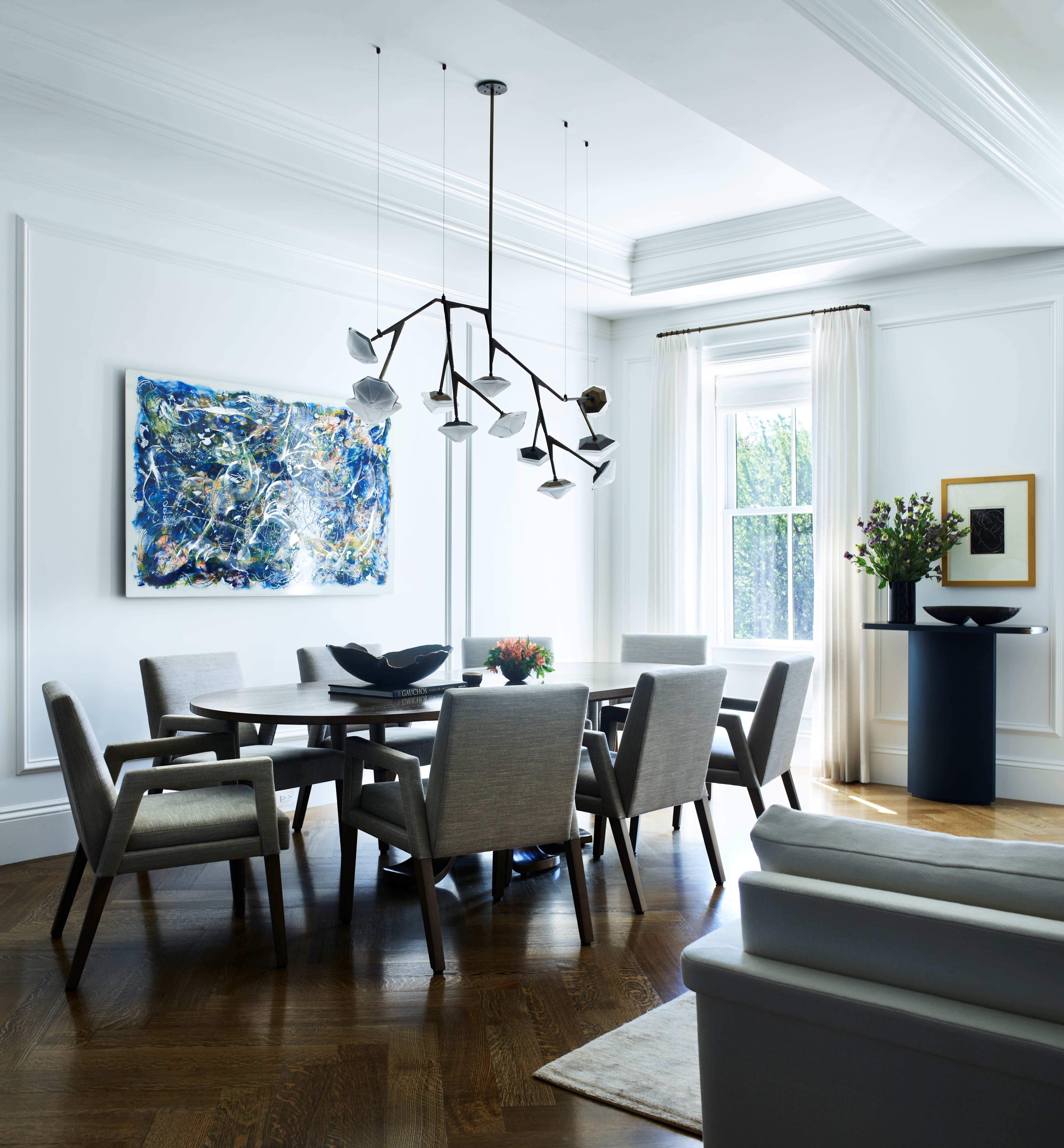 Em Boston, casa de 530 m² mistura décor clássico e arte contemporânea