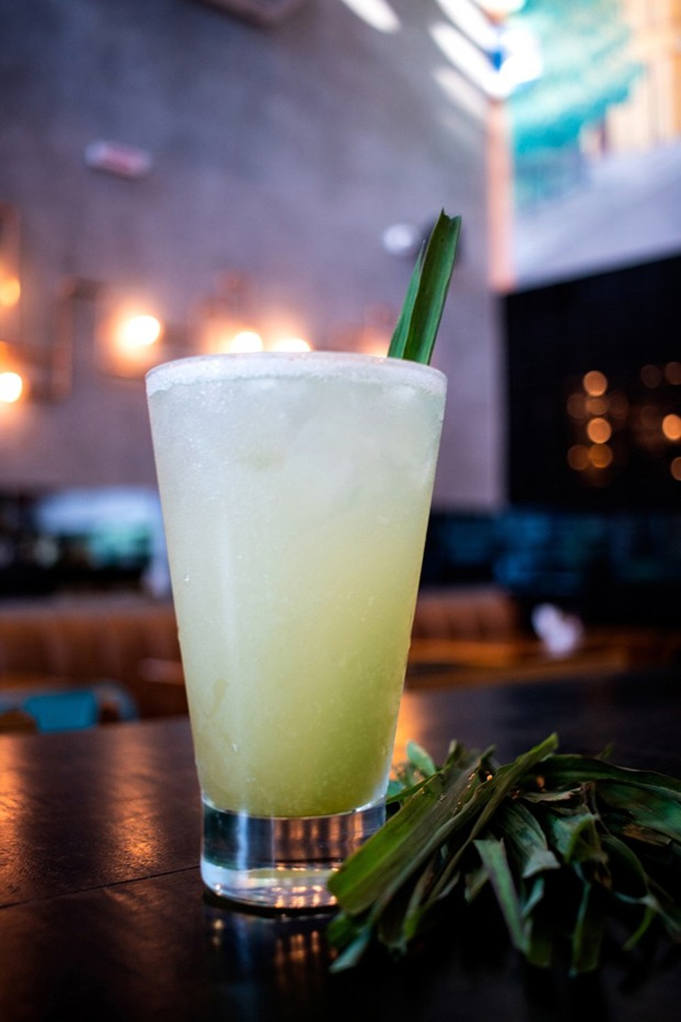 12 drinks refrescantes para curtir no calor