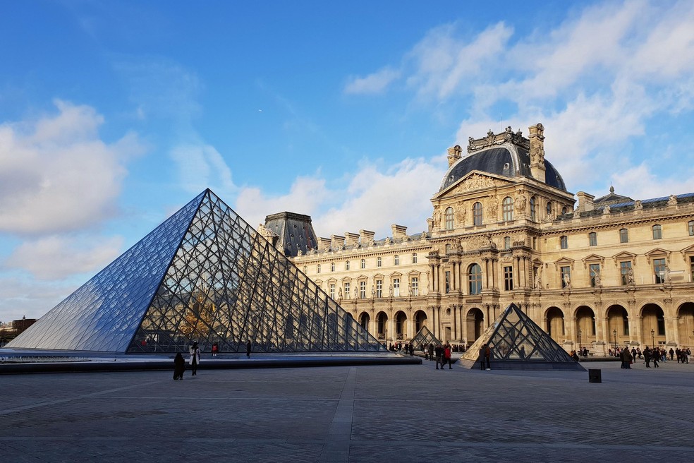 França lança concurso internacional para reforma do Museu do Louvre