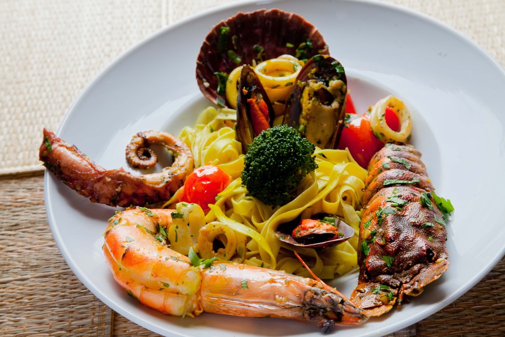Receita de tagliatelle com frutos do mar celebra sabores praianos | Receita | Casa Vogue