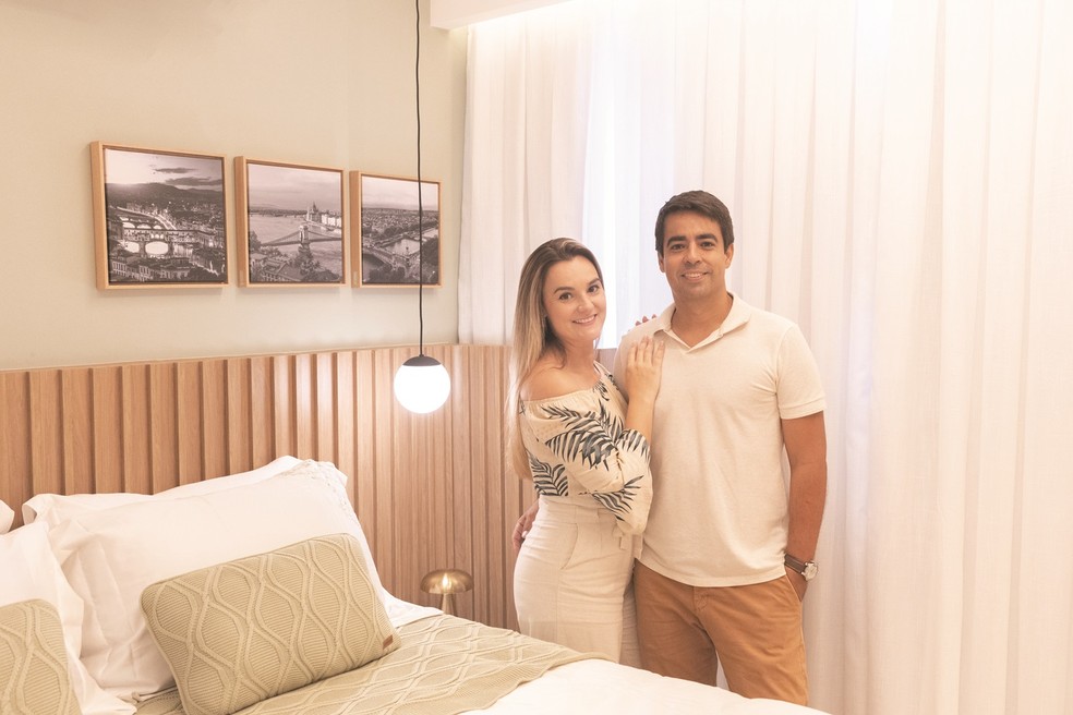 Thalita Ribeiro e Patrick de Oliveira mostram piscina em cobertura no Rio