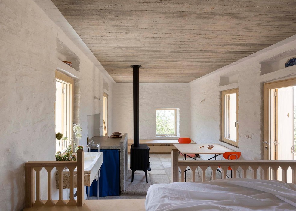 Casa de único cômodo na Grécia mostra como aproveitar todos os cantos ...