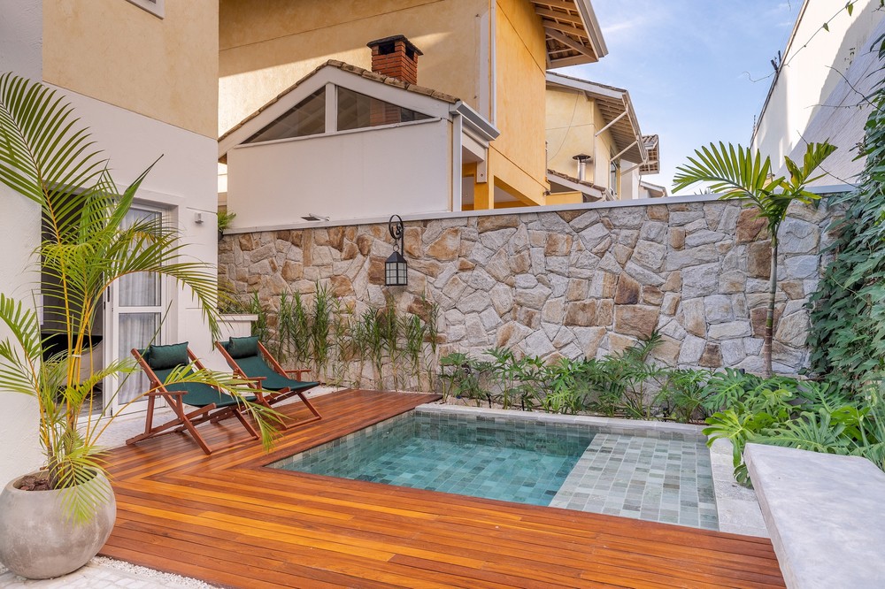 Piscina pequena: 10 ideias de diferentes espaços para inspirar seu projeto