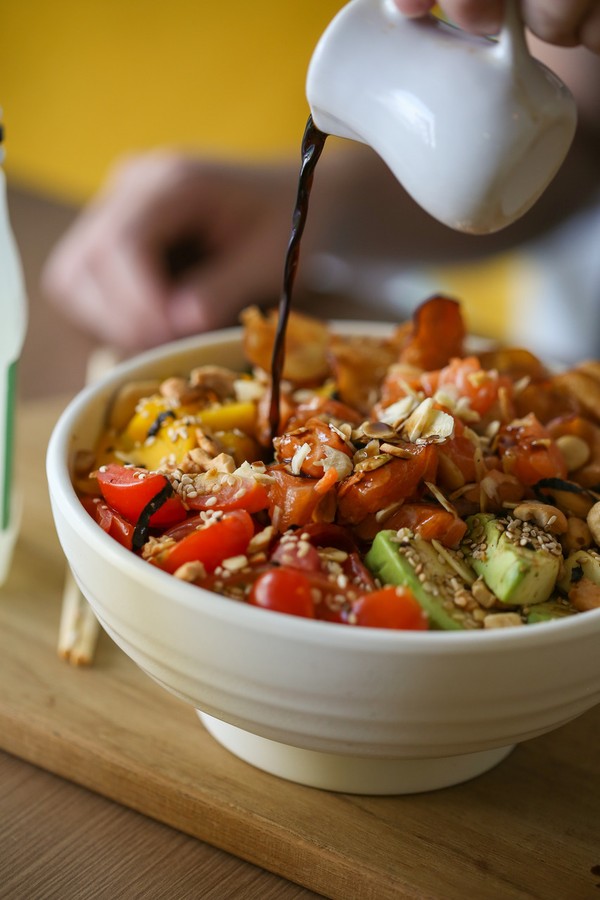 8 ingredientes que fazem o poke ser benéfico para a saúde