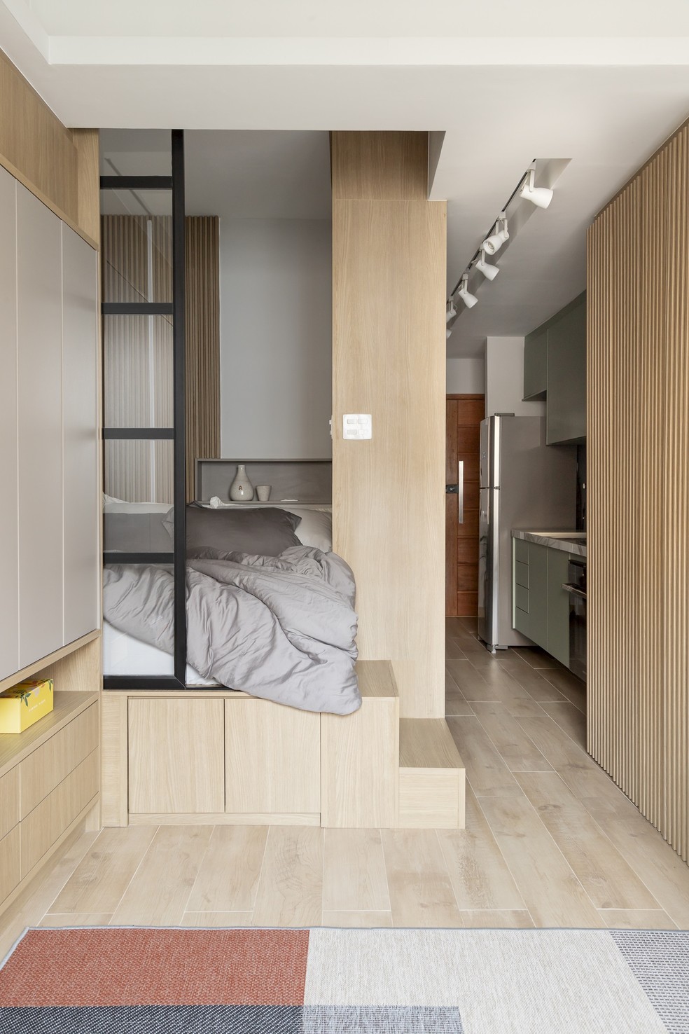 Influenciador Alan Victor mostra resultado de reforma em studio de 29m²