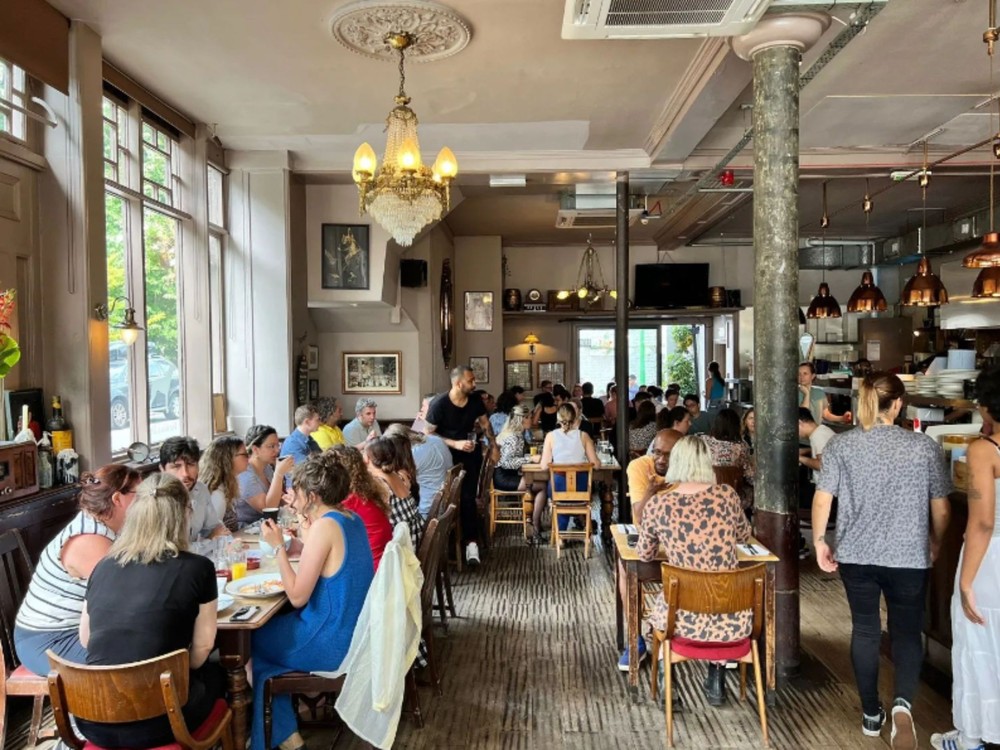 Taylor Swift cita pub de Londres em novo álbum e bar vira ponto ...