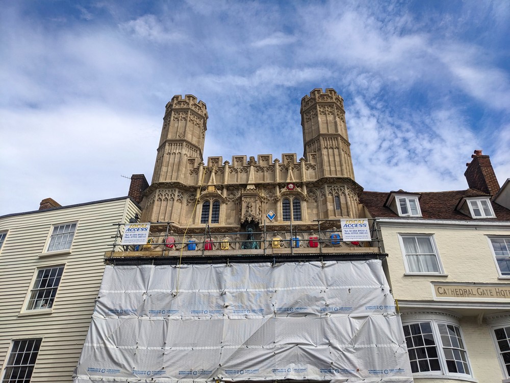 Reforma 'colorida' de R$ 6,8 milhões em catedral da Inglaterra gera ...