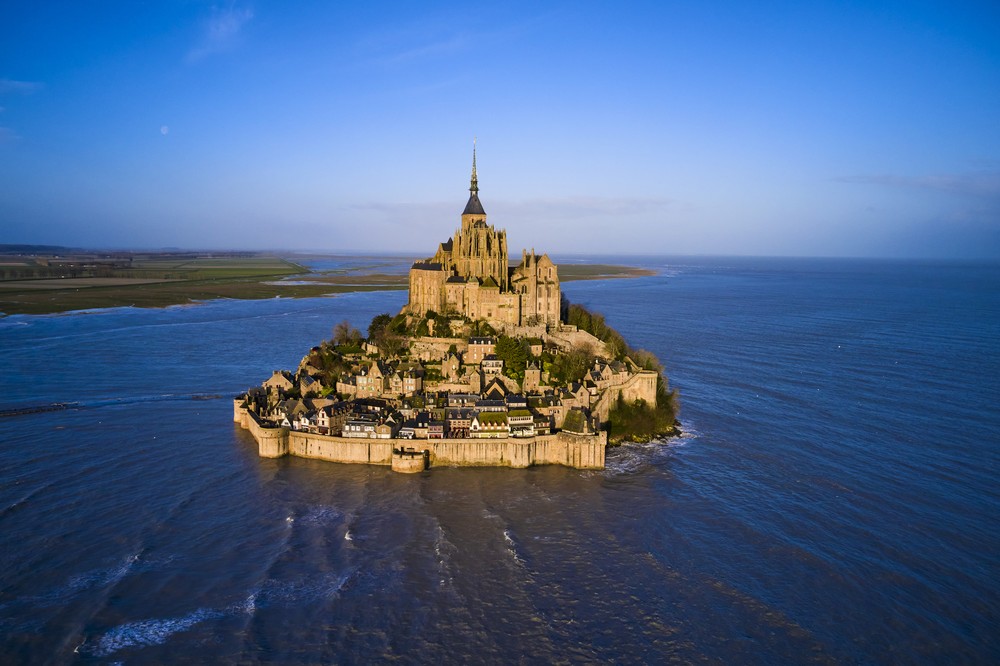 Mont Saint-Michel: conheça a vila medieval que atrai milhões de ...