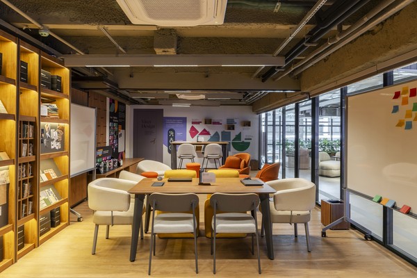 Com mais de 4 mil m², Casa Dexco ocupa dois andares do Conjunto ...