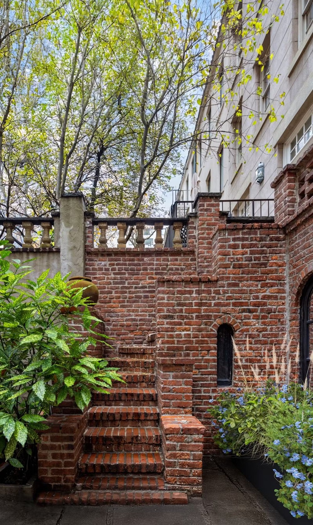 Antiga casa de Bob Dylan em Nova York está à venda por R$ 42 milhões ...