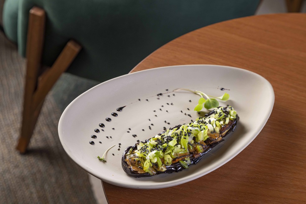 Receita de berinjela com missô traz fusão entre Brasil e Japão ...