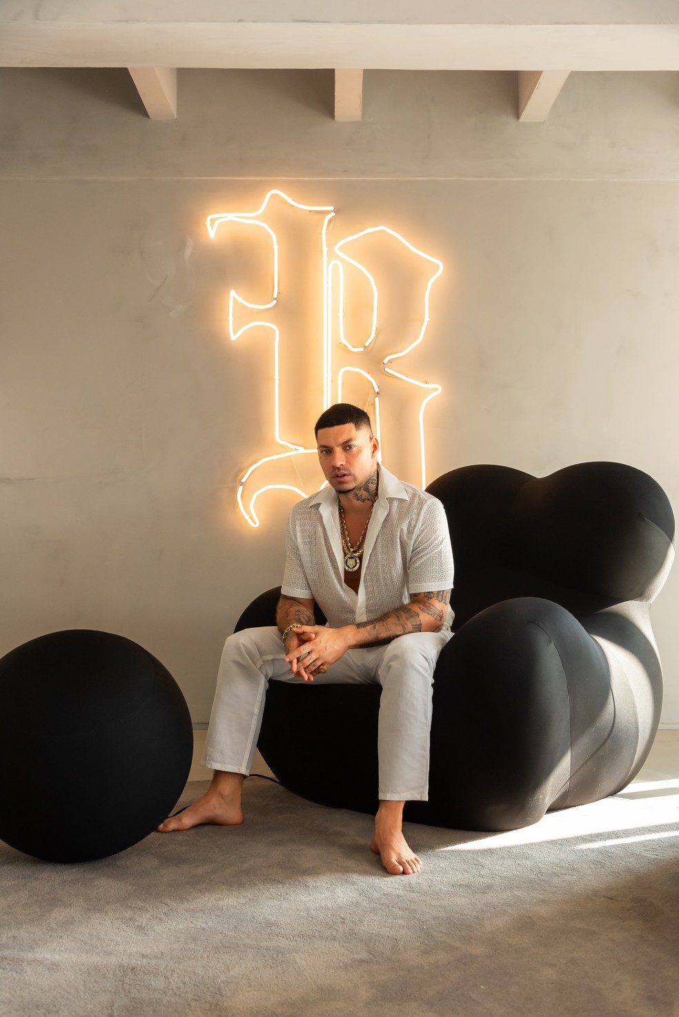 Filipe Ret abre cobertura de 230 m² com estilo minimalista: "Queria a ...